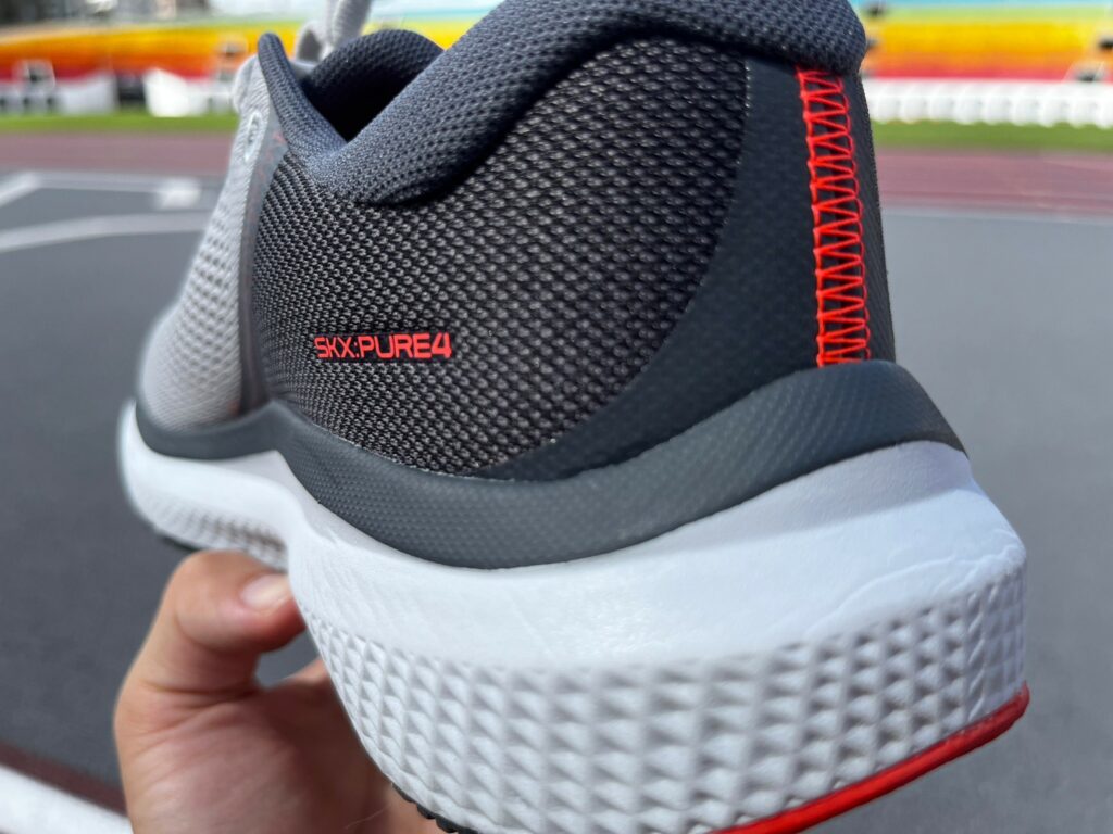 SKECHERS GO RUN PURE 4 最詳盡開箱，貼身守護者！跑者訓練的好夥伴 | AjengNotes─阿政跑步筆記 (跑出影響力)